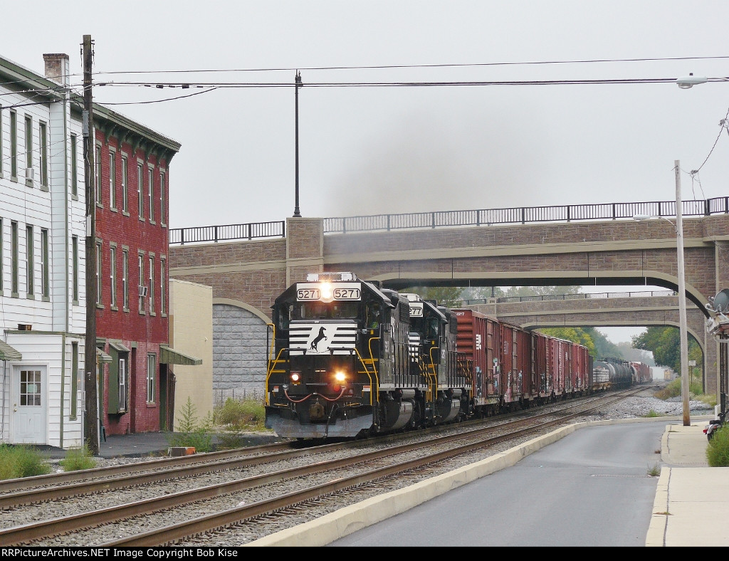 The 33A heads east behind elephant-style GP38s